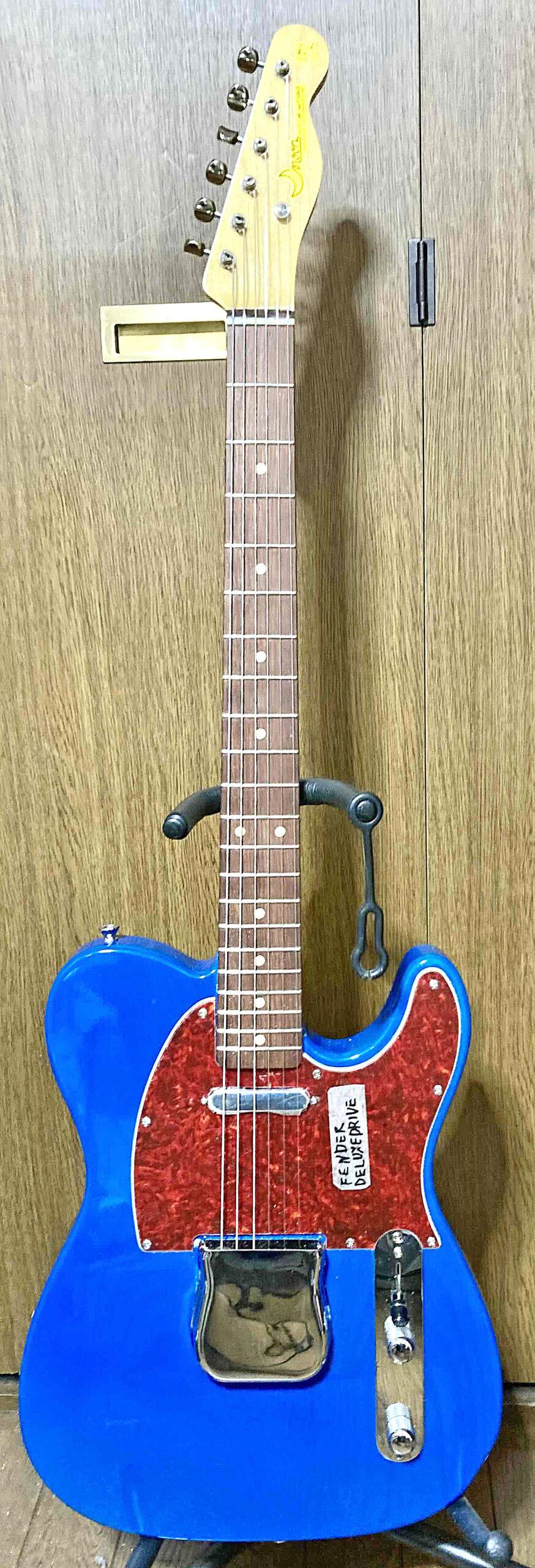 Moon CUSTOM GUITARS | i-wave-music