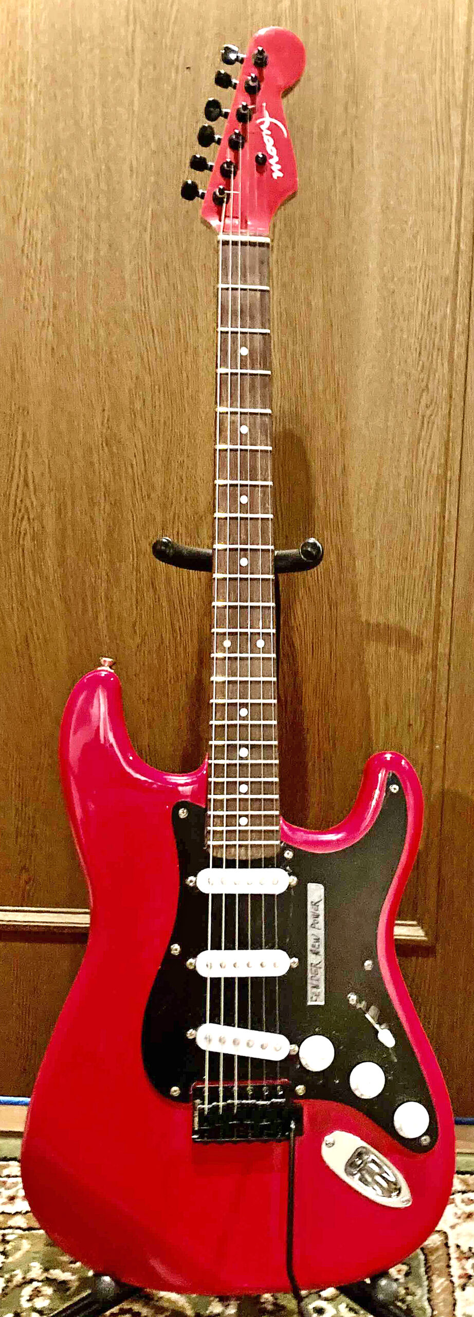 Moon CUSTOM GUITARS | i-wave-music